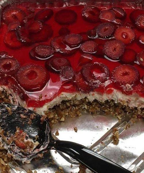 Strawberry Pretzel Cheesecake – Little Healthy Life